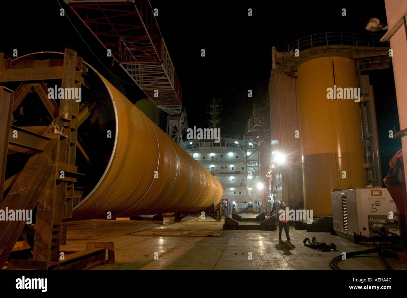 Monopile offshore wind hi-res stock photography and images - Alamy