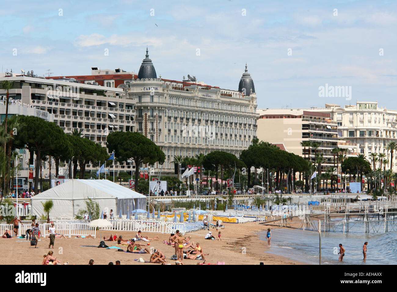 Cannes holiday hi-res stock photography and images - Alamy