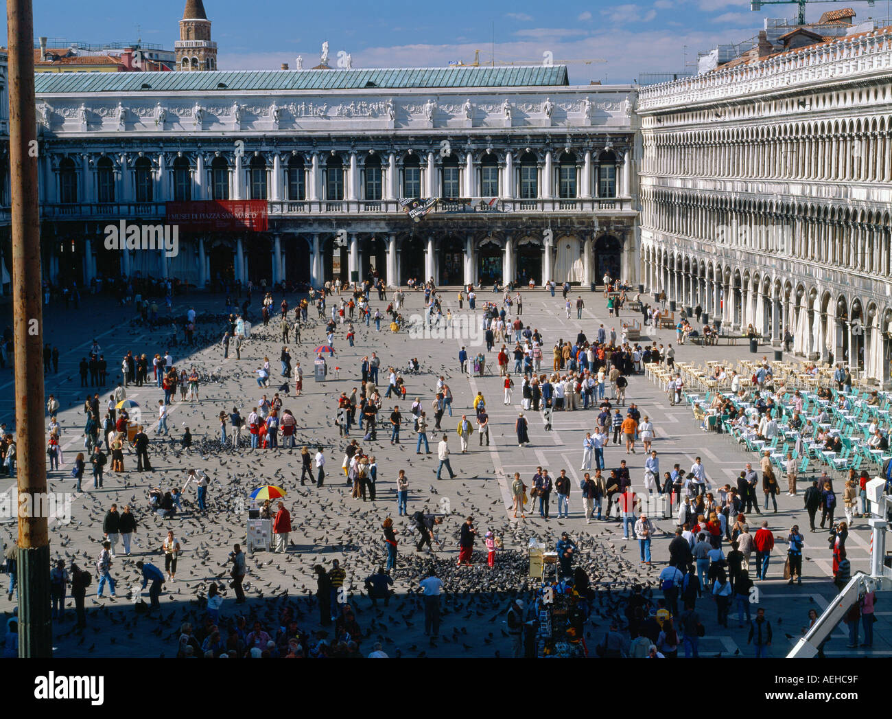 large open square surrounded by tall period buildings Stock Photo - Alamy