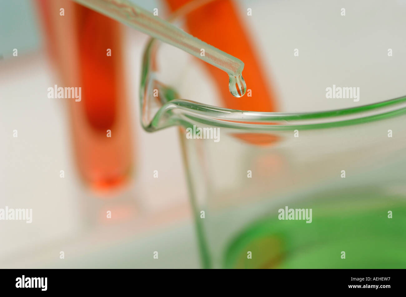 Pipette dripping liquid test tubes hi-res stock photography and images ...