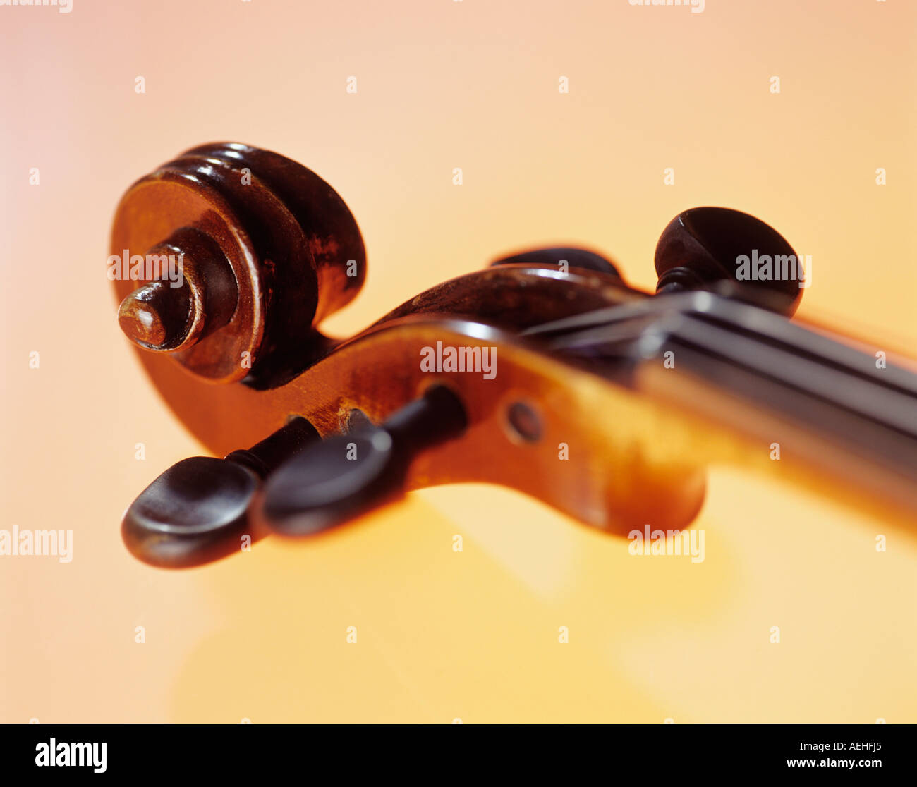 Violin arts culture entertainment hi-res stock photography and images ...