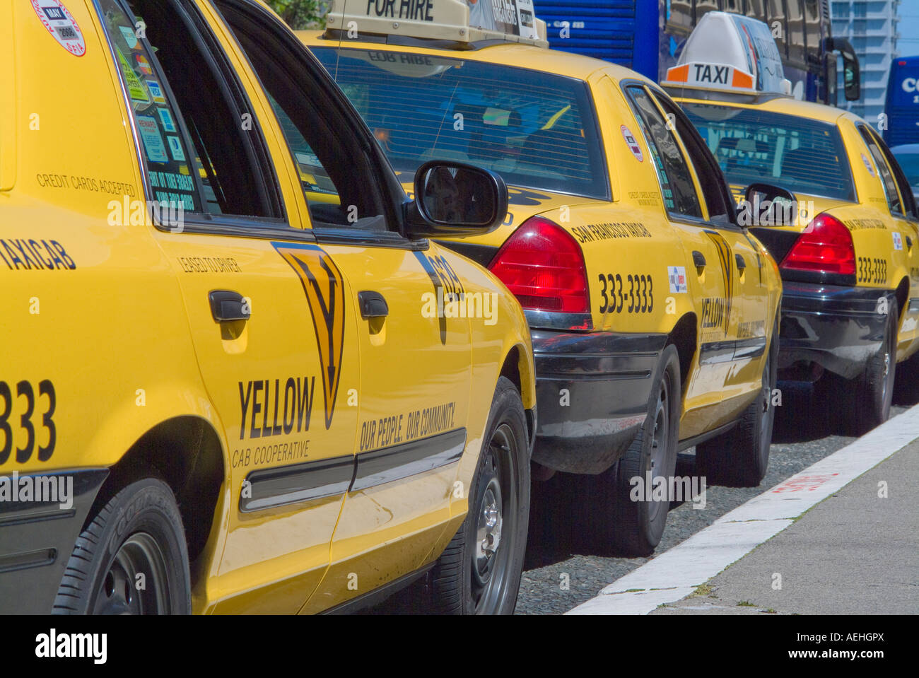 Queue of taxicabs waiting in line Stock Photo - Alamy