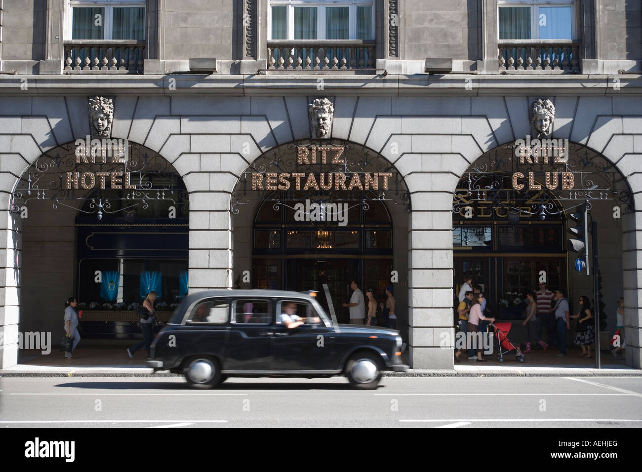 The Ritz Hotel Piccadilly London England Stock Photo - Alamy
