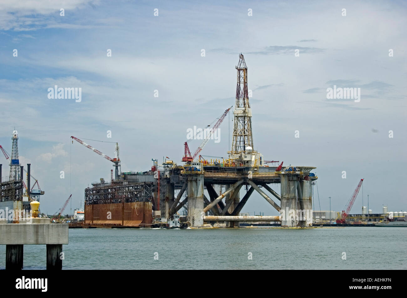 Rigger oil hi-res stock photography and images - Alamy