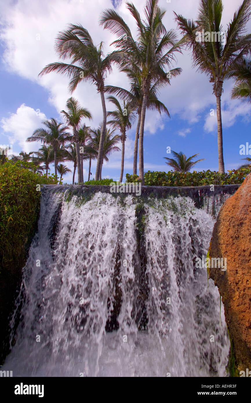 Bahamas Paradise Island waterfall at Atlantis resort Stock Photo - Alamy