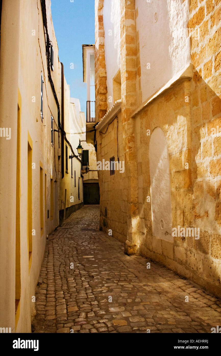 narrow passage alleyway Stock Photo - Alamy
