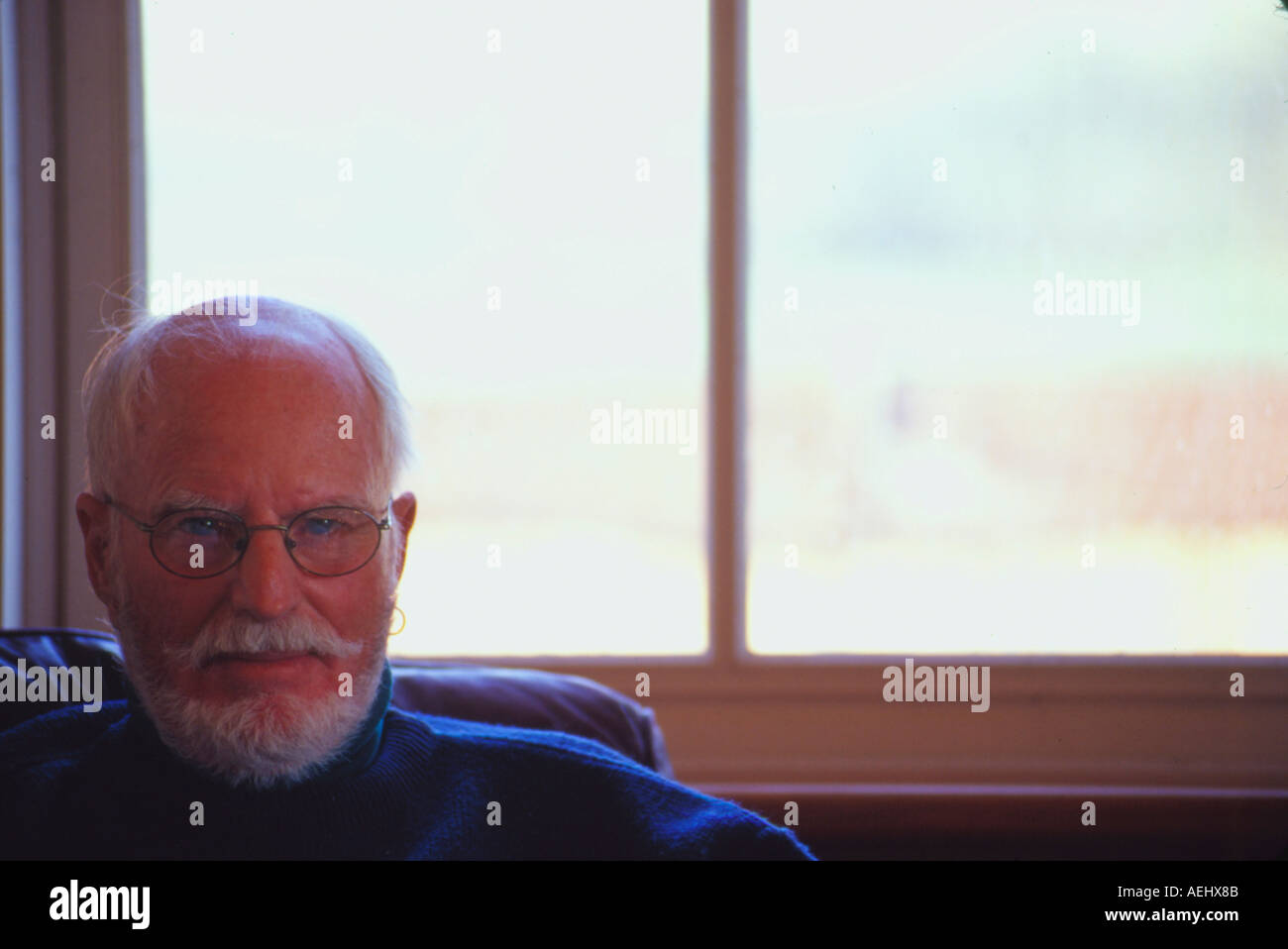 Portrait of older man with eyeglasses Stock Photo - Alamy