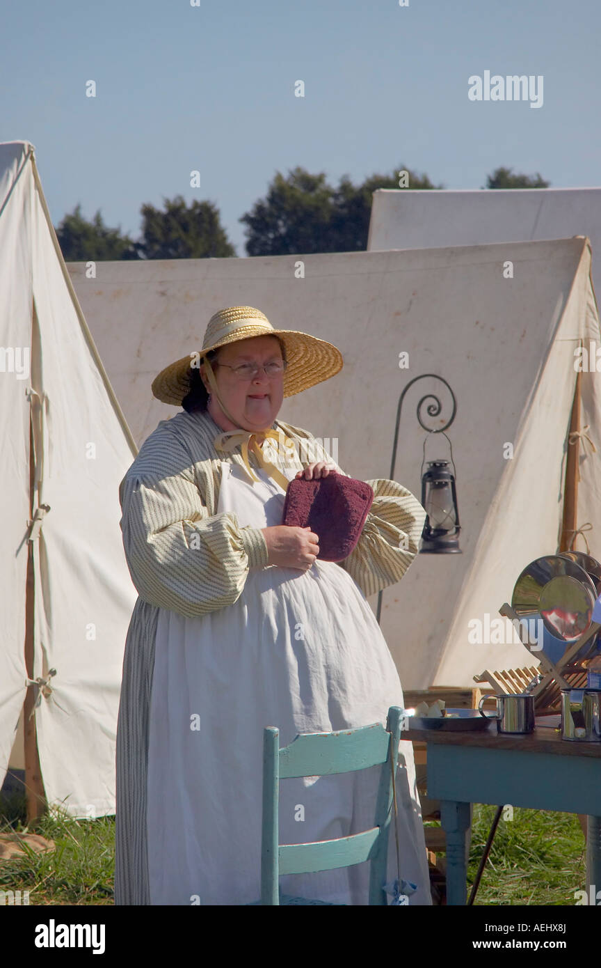 A woman camp follower reenactor Stock Photo - Alamy