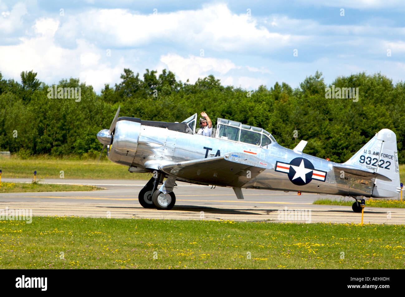 T 6 Texan North American Harvard or T 6 Texan or SNJ WW2 military ...