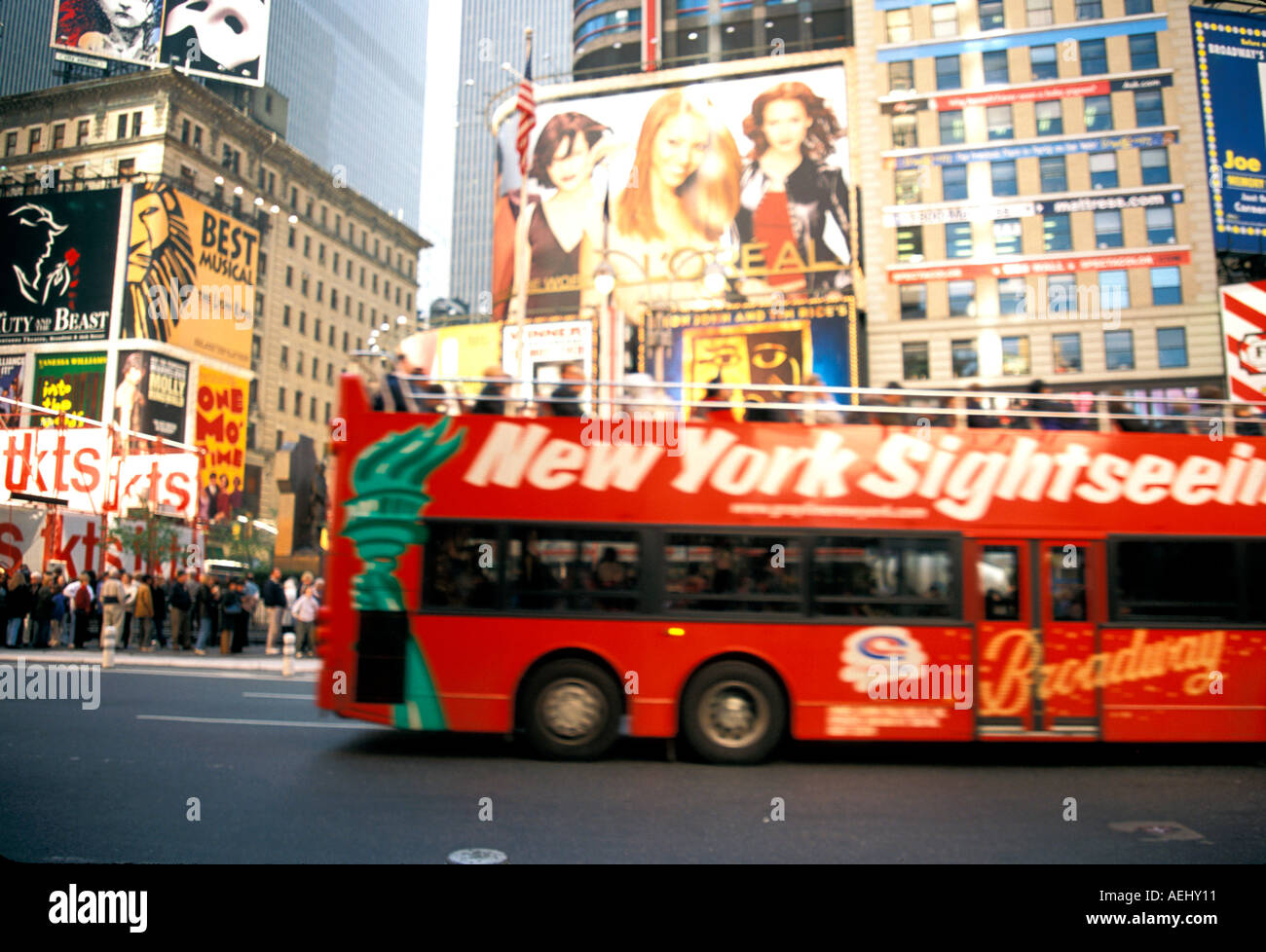 New York City Times Square and tourist bus Stock Photo - Alamy
