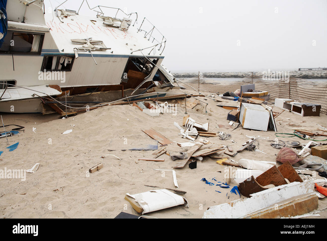 Los angeles county lifeguard boat hi-res stock photography and images ...