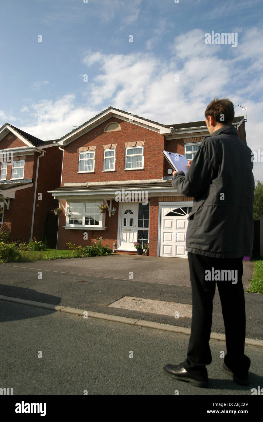 Home owner with surveyor hi-res stock photography and images - Alamy