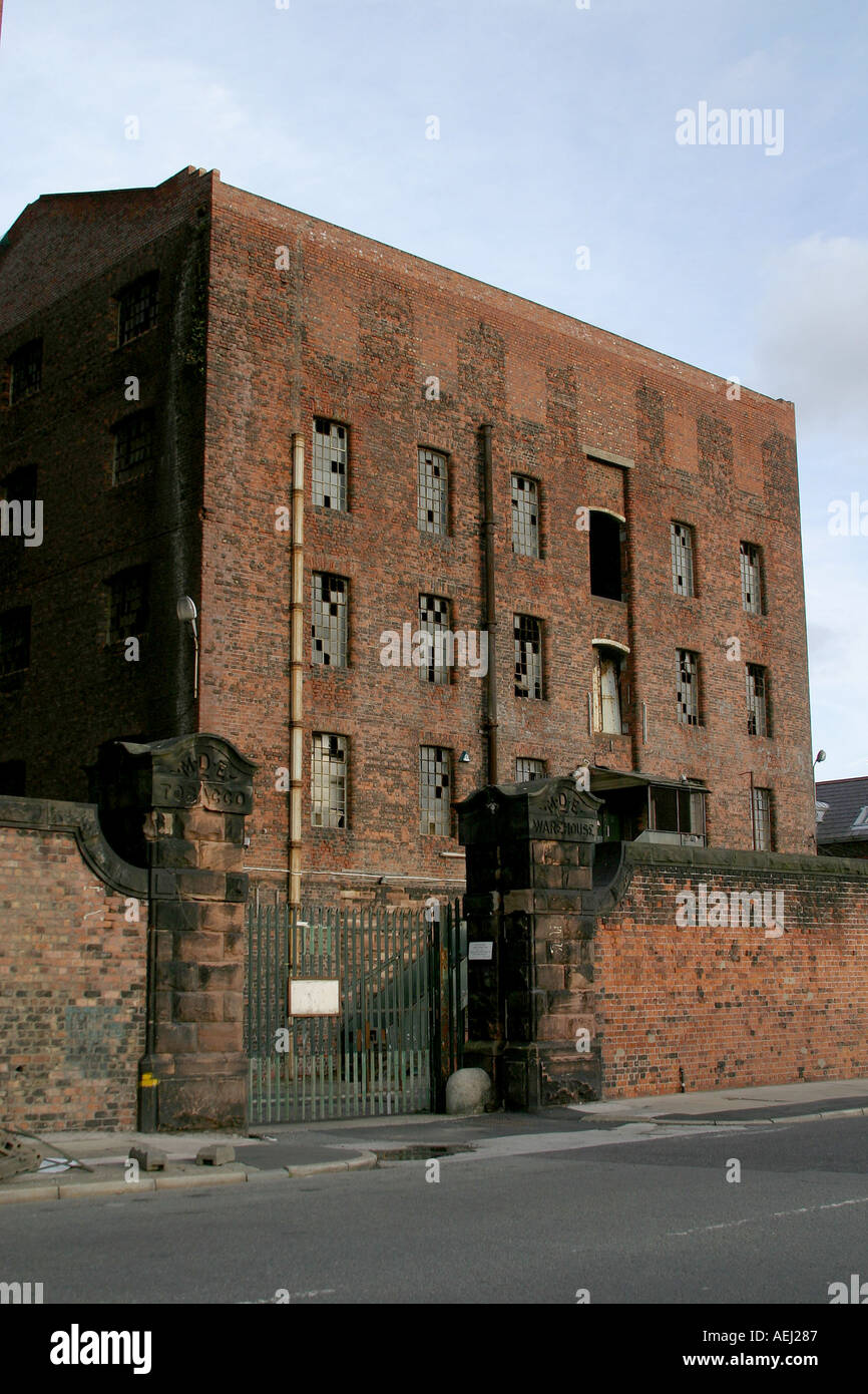 Liverpool bootle docks hi-res stock photography and images - Alamy