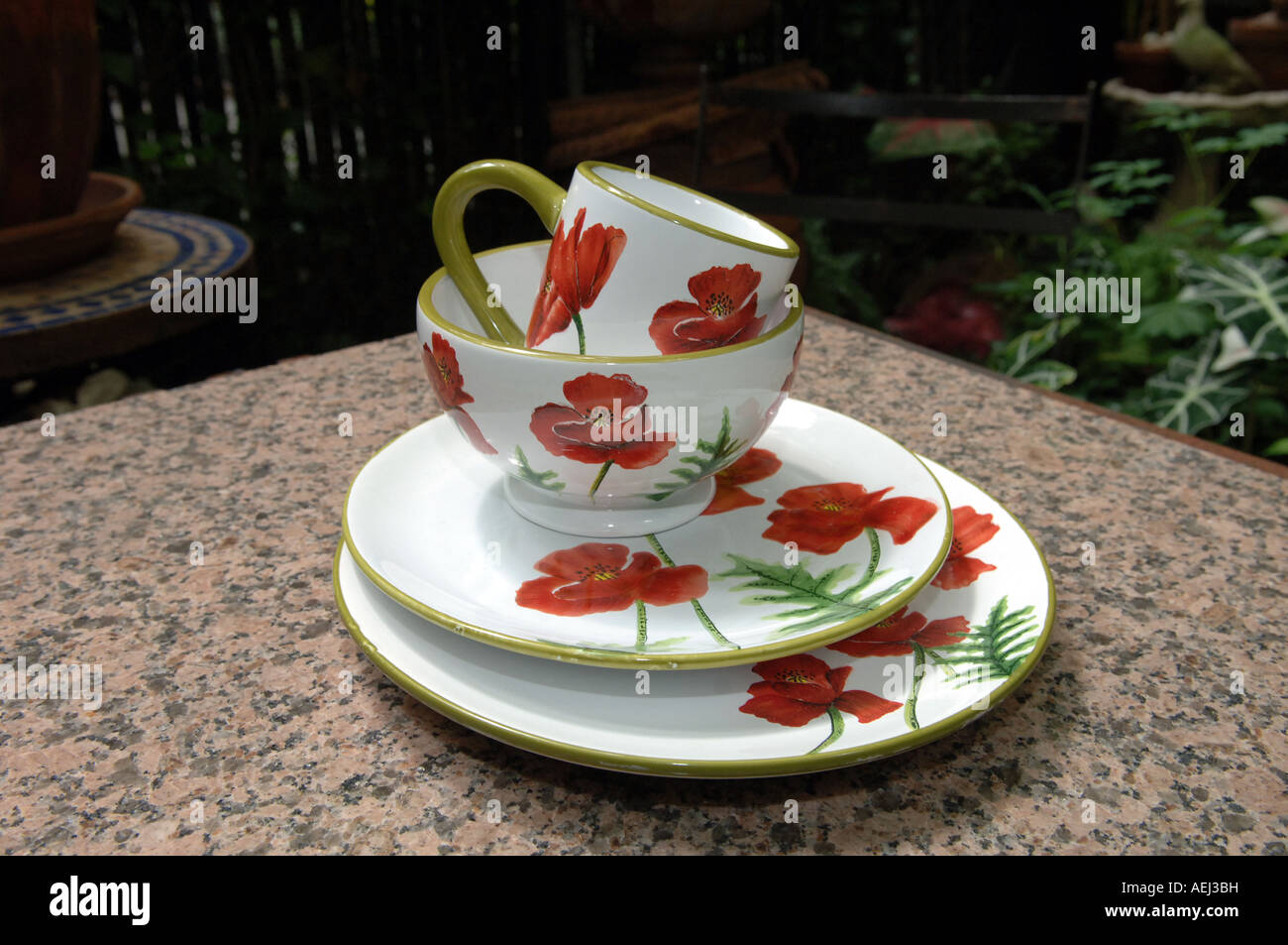 Plates of same set of dishes hi-res stock photography and images - Alamy