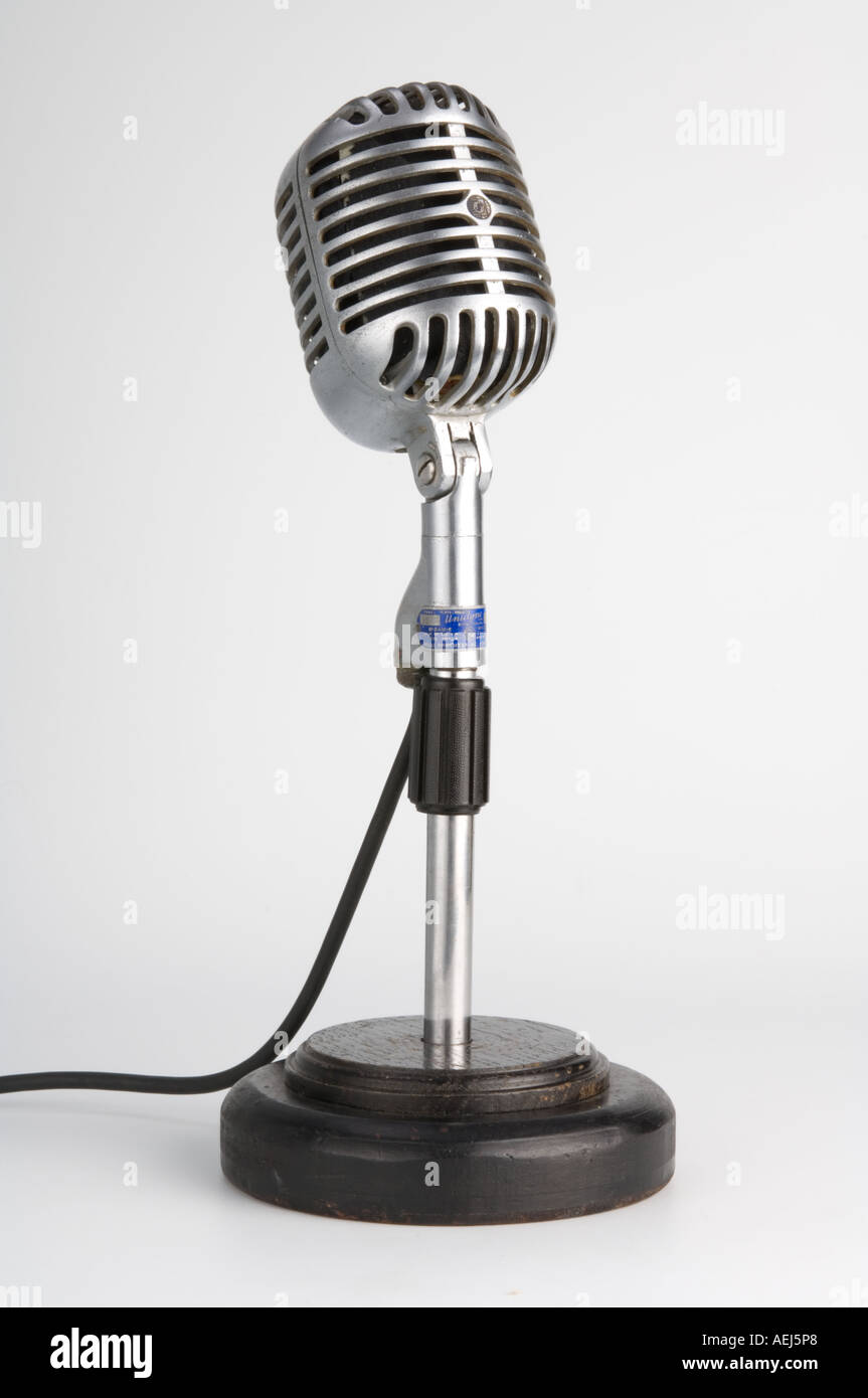 Retro microphone hi-res stock photography and images - Alamy
