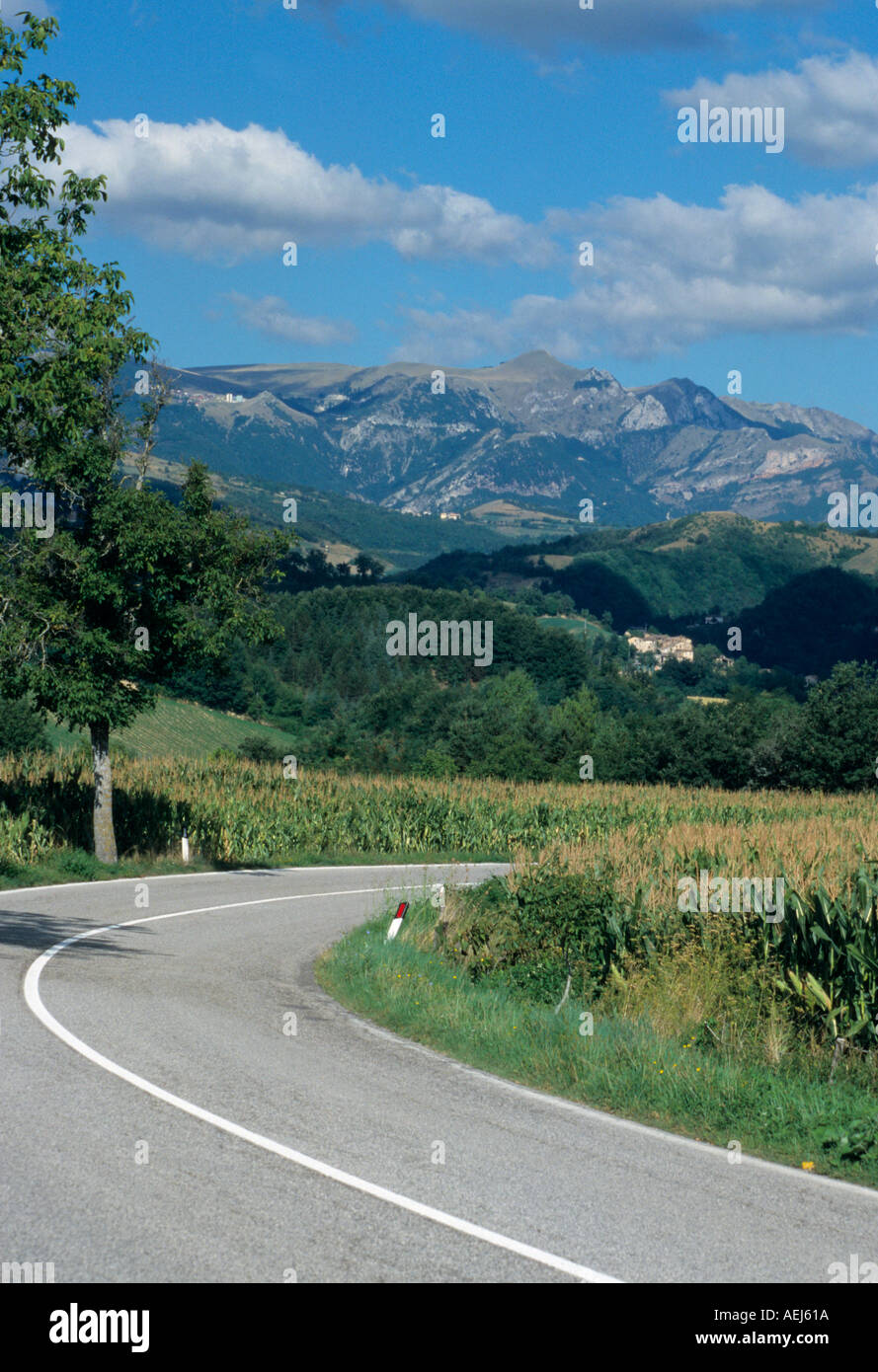 Beautiful road italy hi-res stock photography and images - Alamy