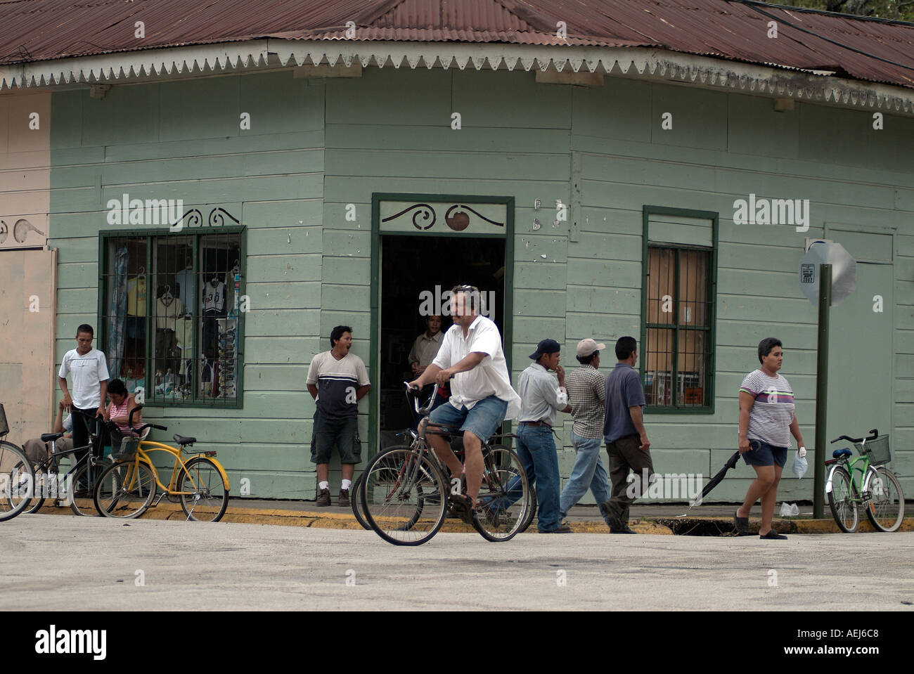 Costa rica people talking hi-res stock photography and images - Alamy