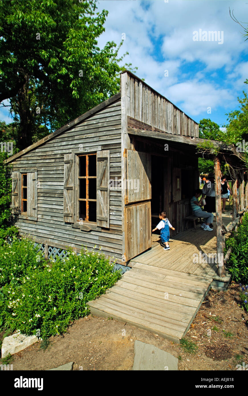 Old pioneer house Stock Photo - Alamy