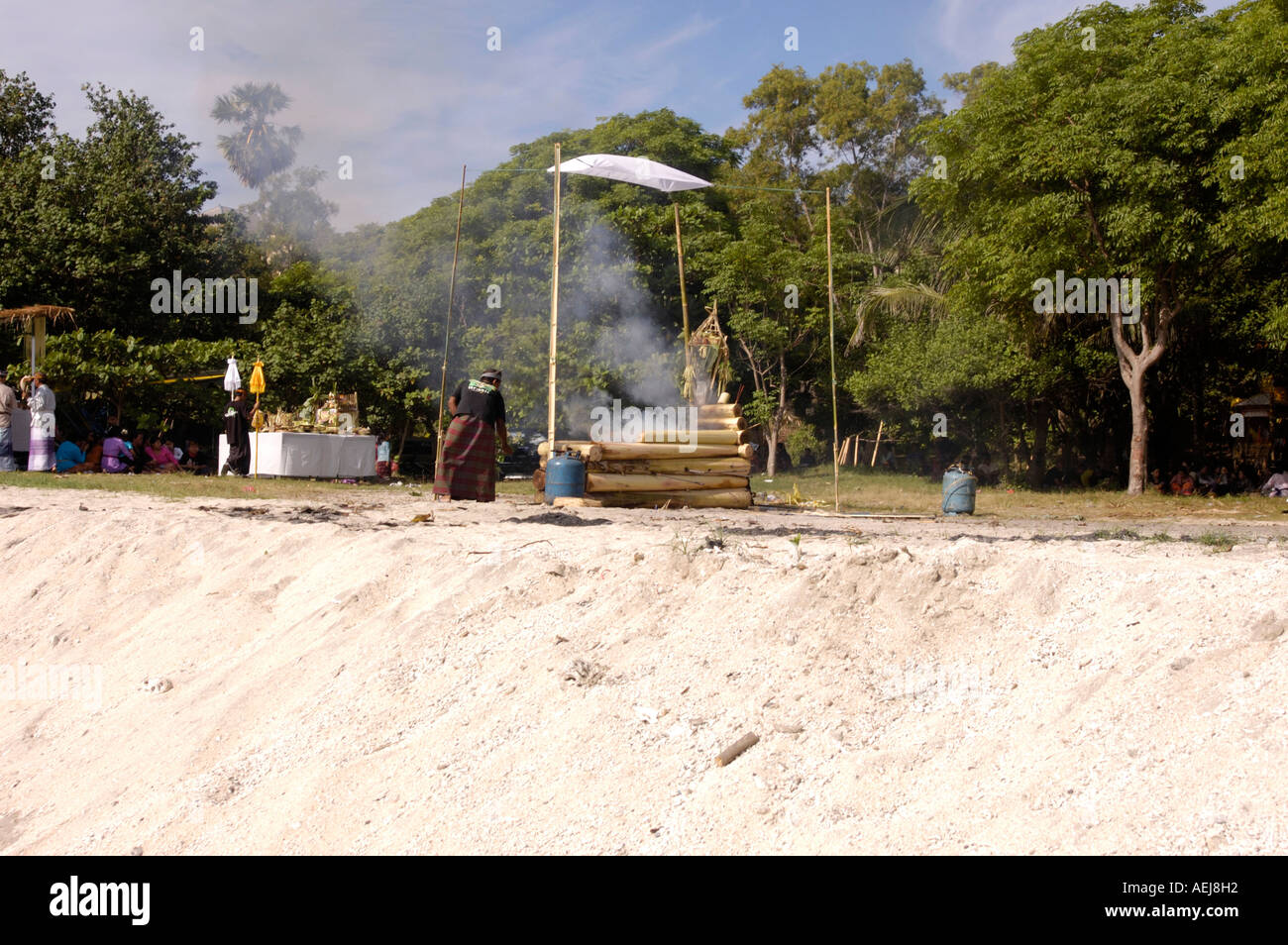 Cremation tower indonesia hi-res stock photography and images - Alamy