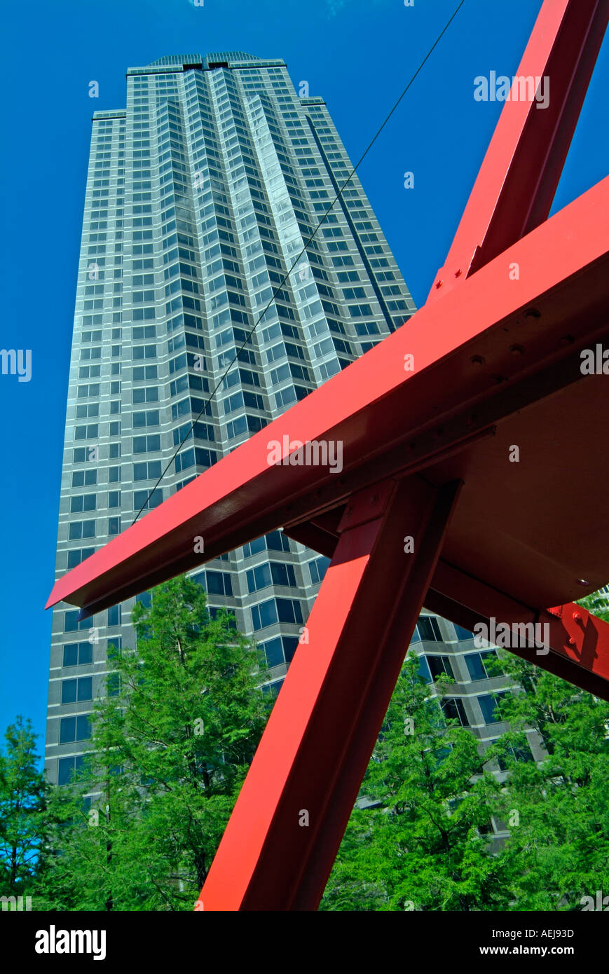 Skyscraper and metal sculpture in downtown of Dallas, Texas Stock Photo ...