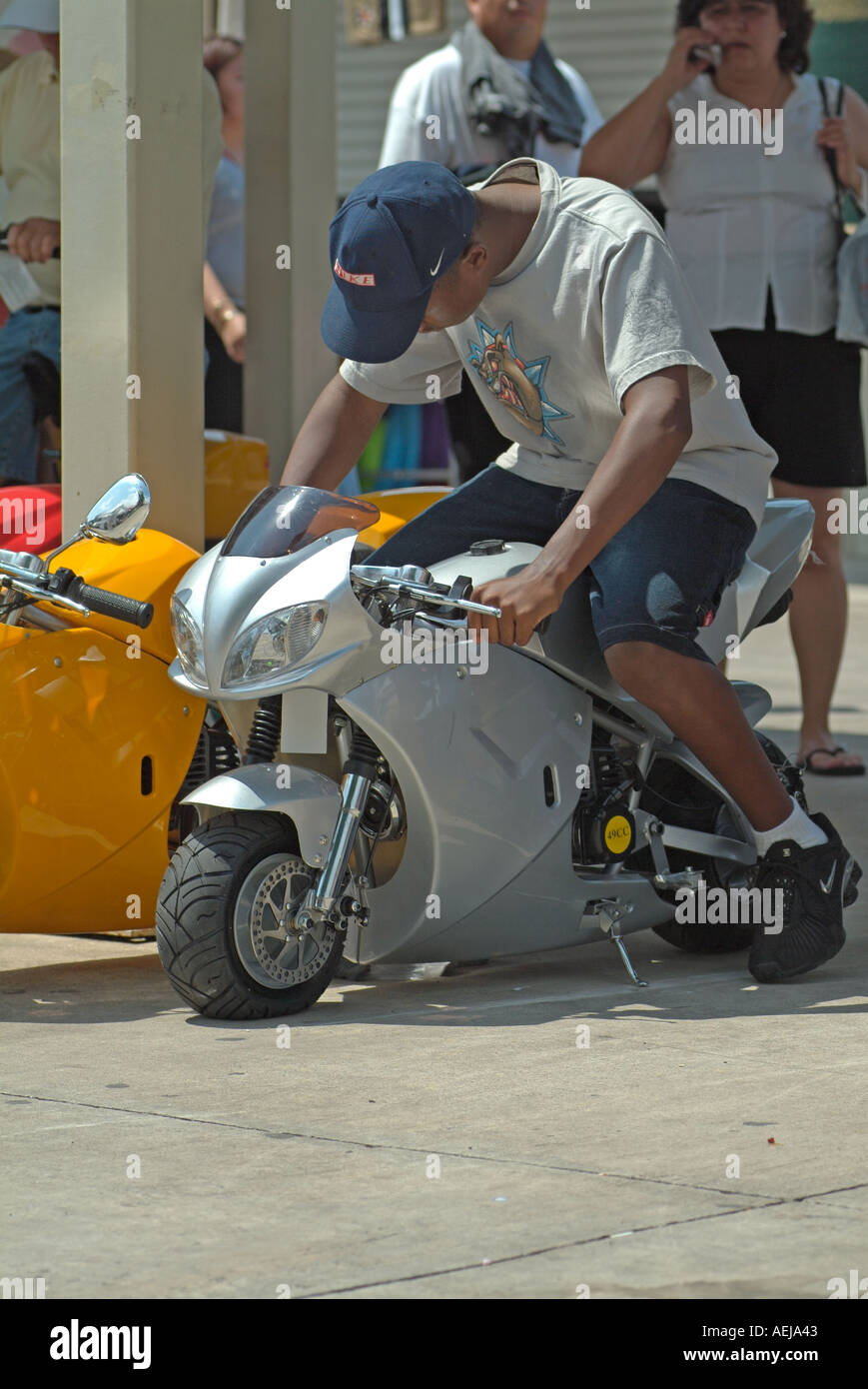 Black man motorcycle hi-res stock photography and images - Alamy