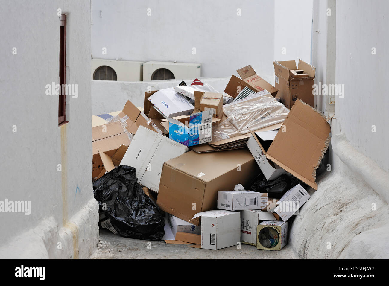 Side by side stacked hi-res stock photography and images - Alamy