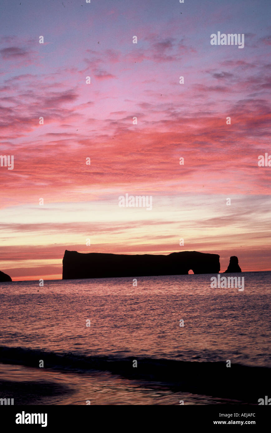 Perce rock gaspe quebec sunset hi-res stock photography and images - Alamy