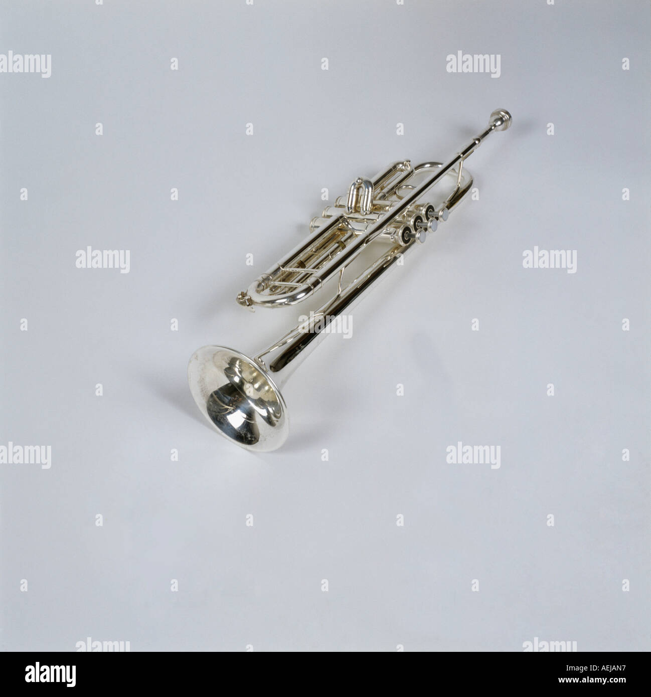 Metal trumpets hi-res stock photography and images - Alamy