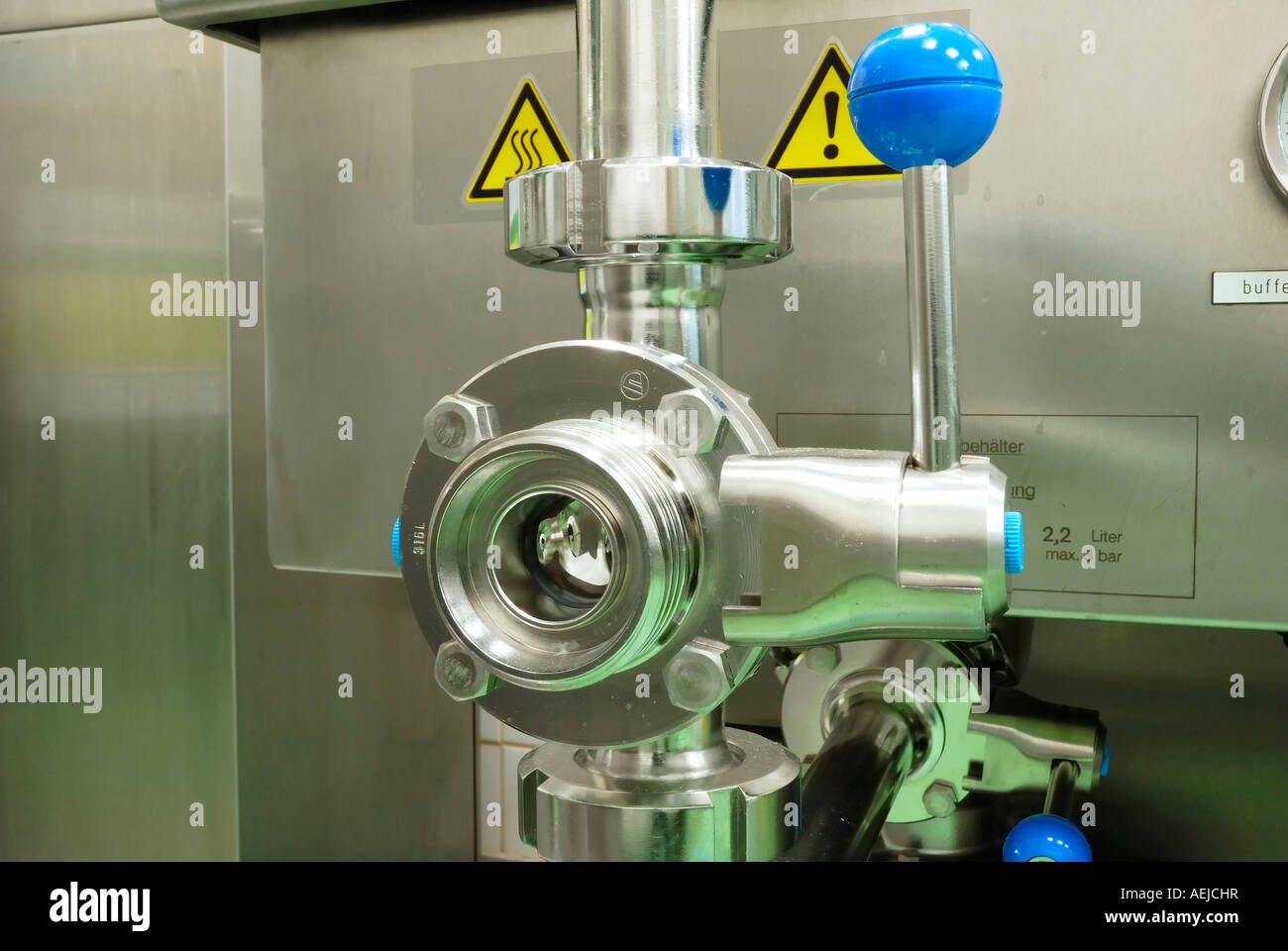 Valve application hi-res stock photography and images - Alamy