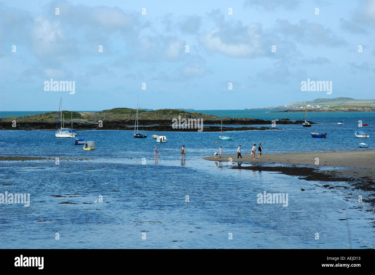Beach wading sand sea paddling hi-res stock photography and images - Alamy
