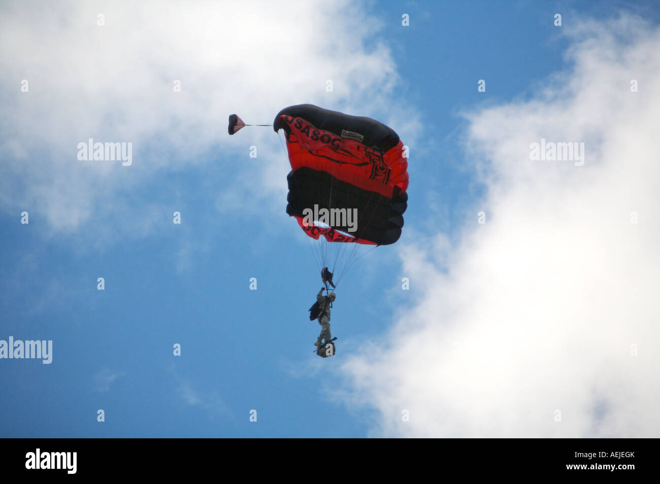 U S Army Special Operations Command Parachute Team The Black Daggers ...