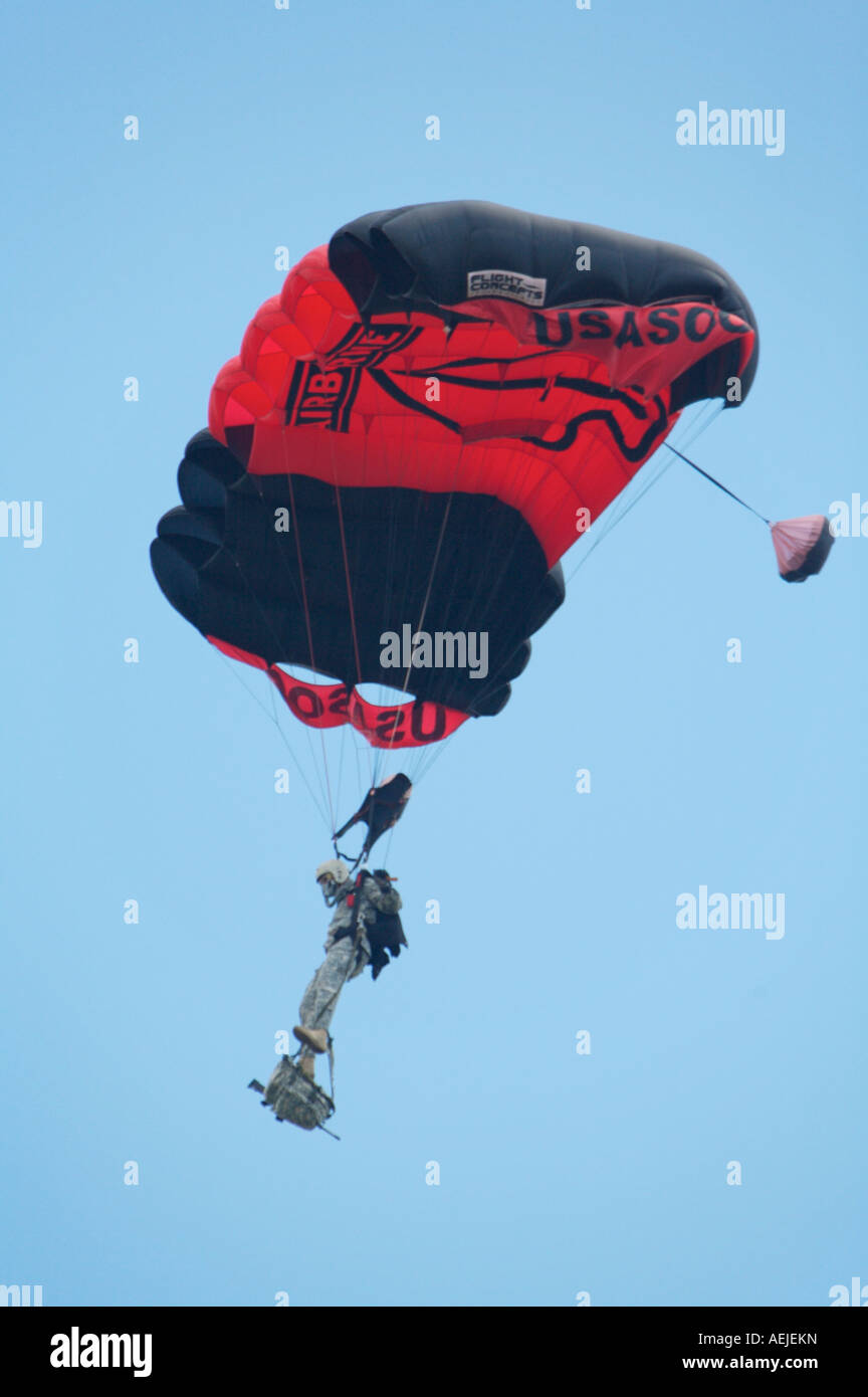 U S Army Special Operations Command Parachute Team The Black Daggers ...