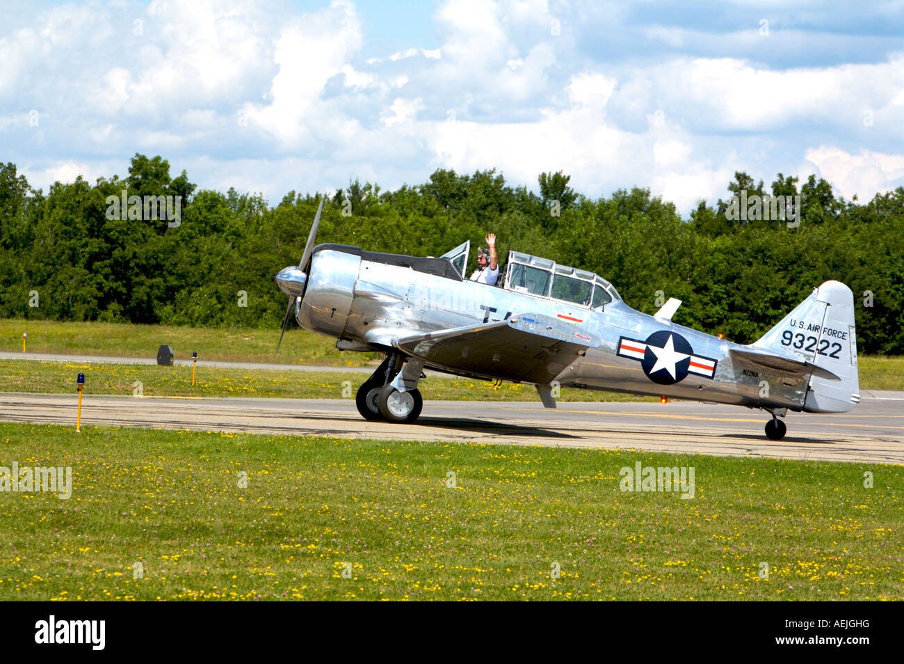 T 6 Texan North American Harvard or T 6 Texan or SNJ WW2 military ...