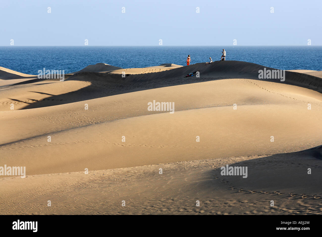 Playa del ingles gran canaria family hi-res stock photography and images - Alamy