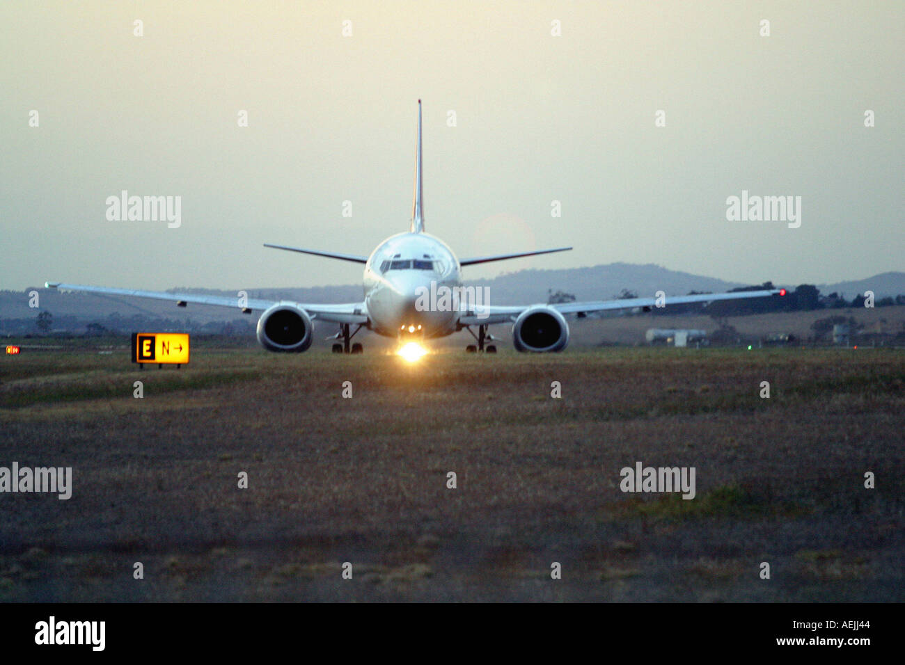 Commercial airplane congestion hi-res stock photography and images - Alamy