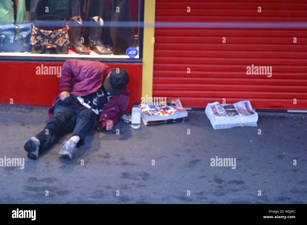 Loitering homeless hi-res stock photography and images - Alamy
