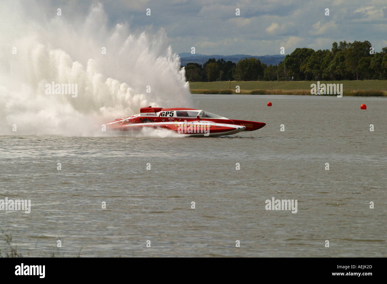 Competing motor boats hi-res stock photography and images - Alamy