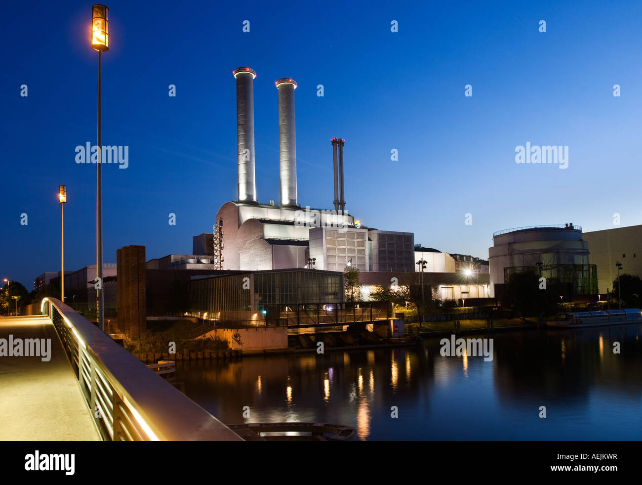 Cogenerating power station Mitte, Powerstation of Vattenfall, evening ...