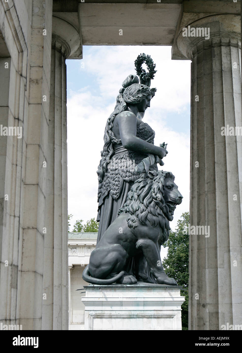 Bavaria statue between columns, Munich, Bavaria, Germany Stock Photo ...