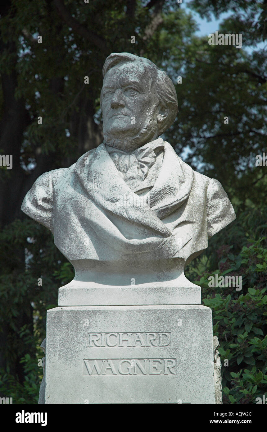 Richard wagner statue hi-res stock photography and images - Alamy