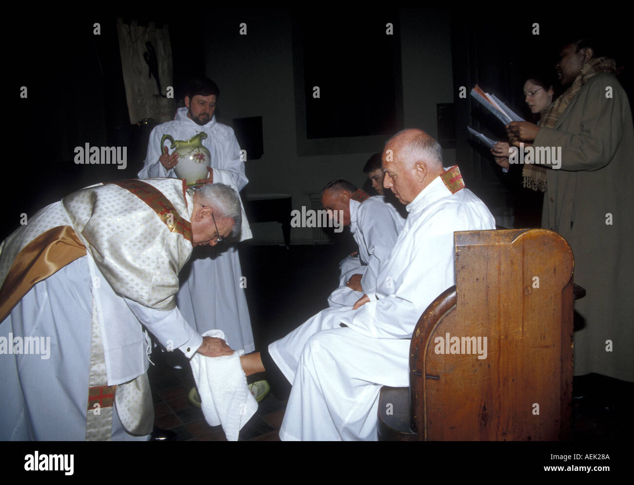 Maundy thursday washing feet hi-res stock photography and images - Alamy