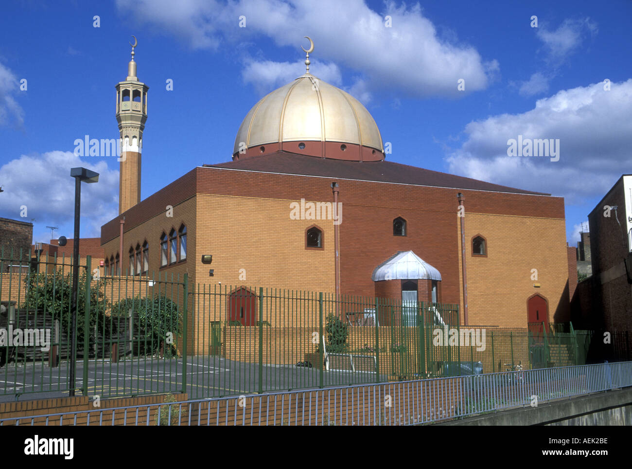 East London Mosque place of worship for the locals, mainly Bangladeshi ...