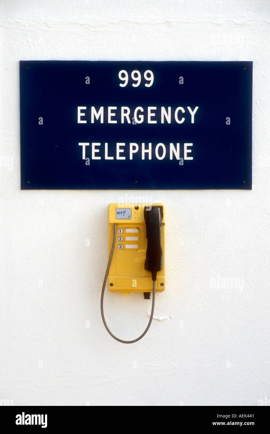 Call 999 in an emergency sign hi-res stock photography and images - Alamy