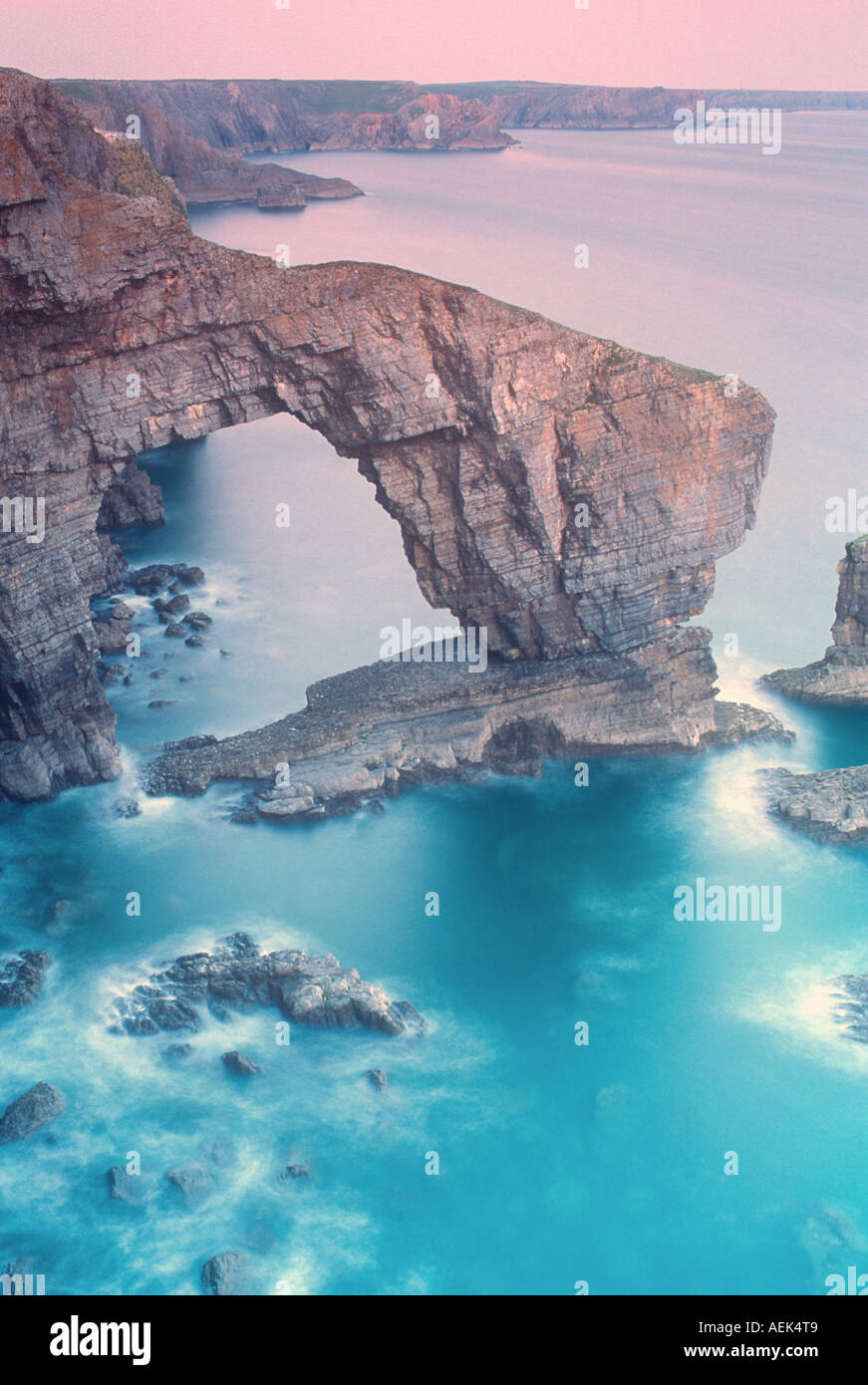 Cliff arch Green Bridge of Wales Pembrokeshire coast Stock Photo - Alamy