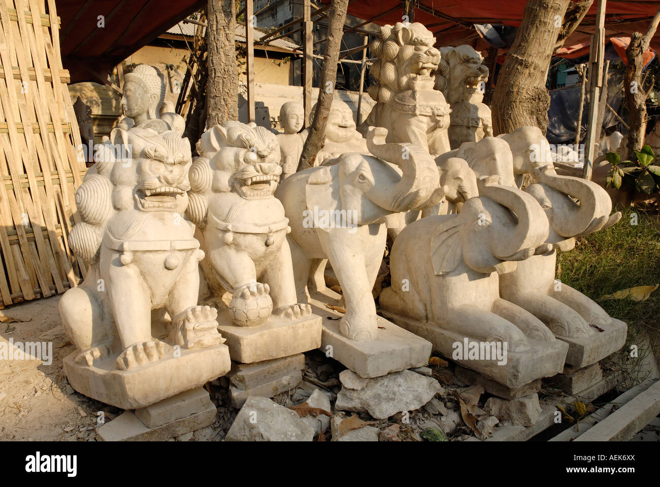 Production of marble statues, Mandalay, Myanmar Stock Photo - Alamy