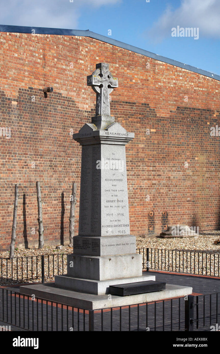 War Memorial Silvertown London Stock Photo - Alamy