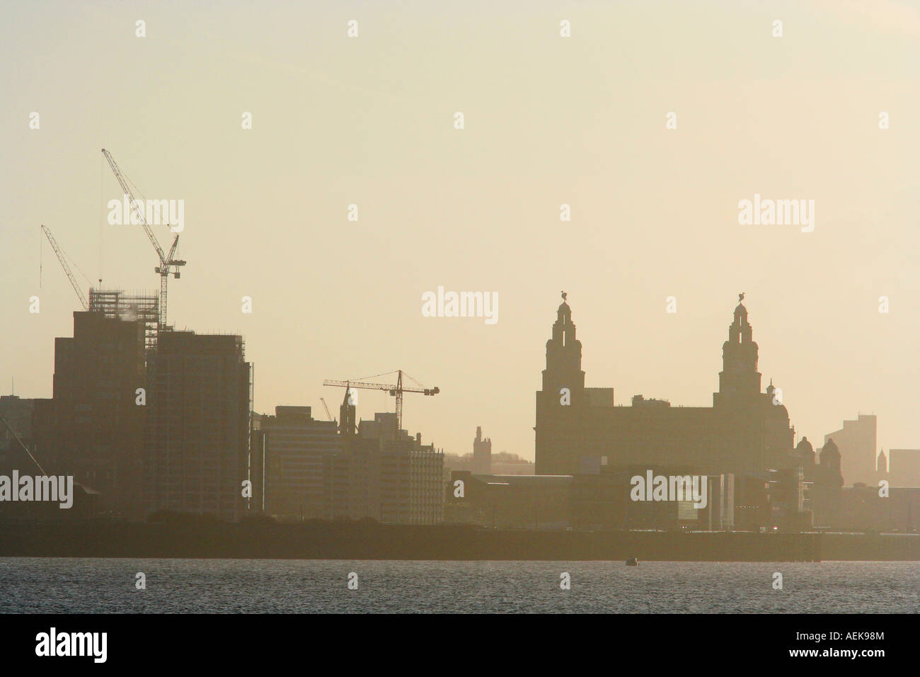 Sunrise at liverpool waterfront hi-res stock photography and images - Alamy