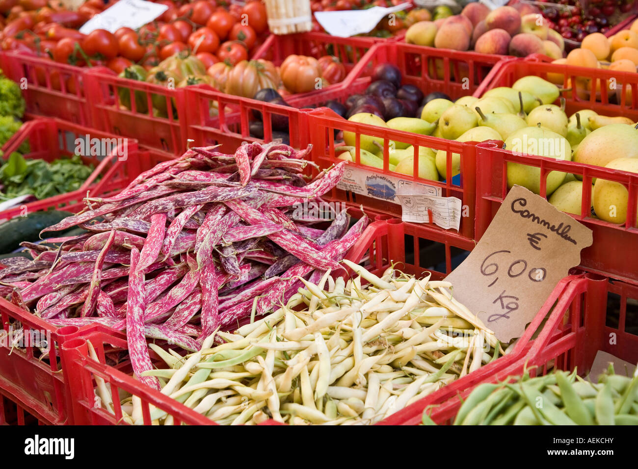 Beans pears and tomatoes Pisa Tuscany Italy Stock Photo - Alamy