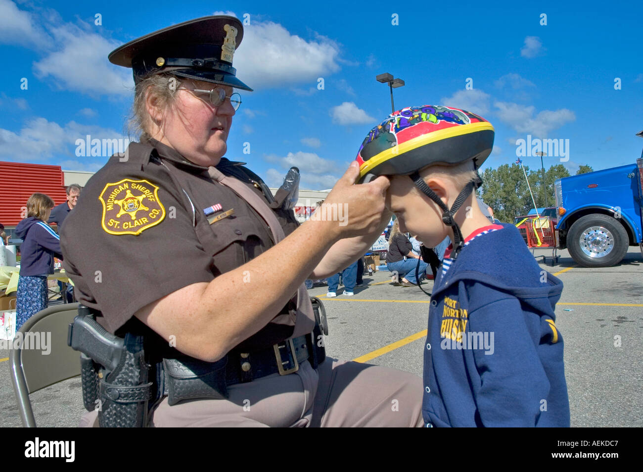 Female deputy sheriff hi-res stock photography and images - Alamy