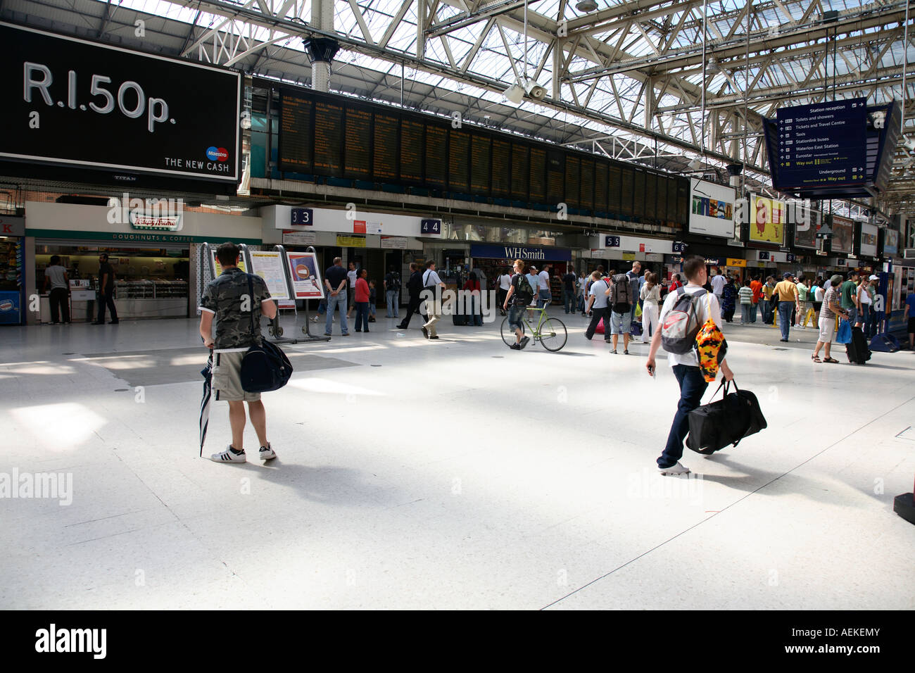 Waterloo Train Station Stock Photo - Alamy